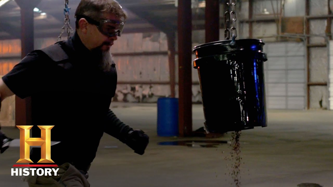 Forged in Fire: Knife or Death - Chris Caban Takes on Knife Fight ...