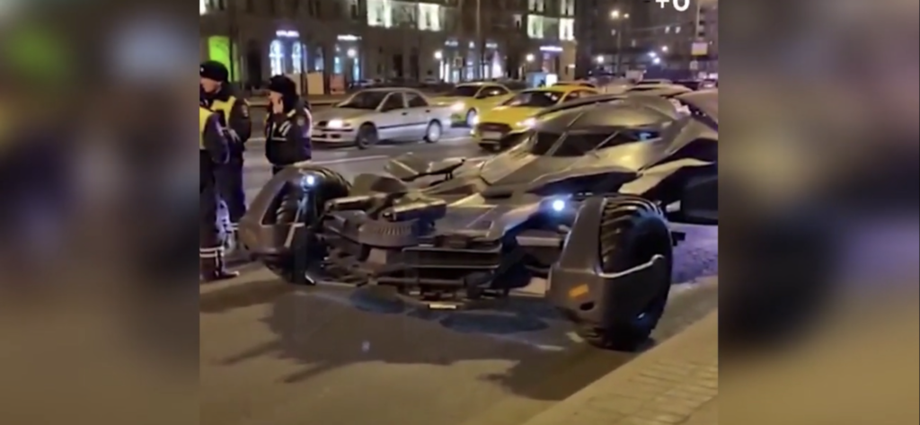 Batman Cosplayer Gets Busted And His Batmobile Towed While Driving In ...